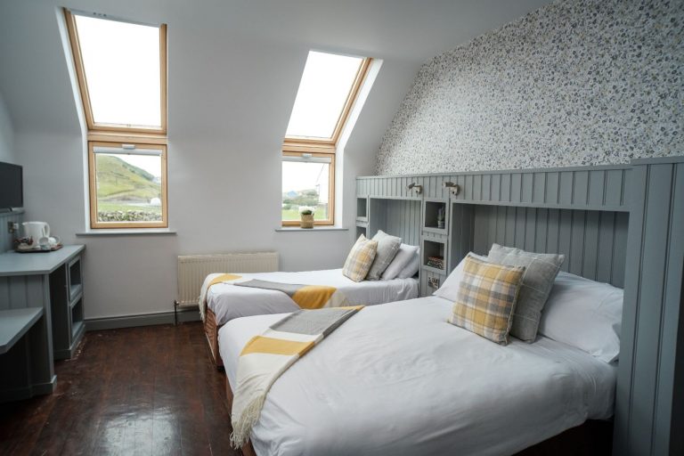 Bed & Breakfast - The Lodge Doolin